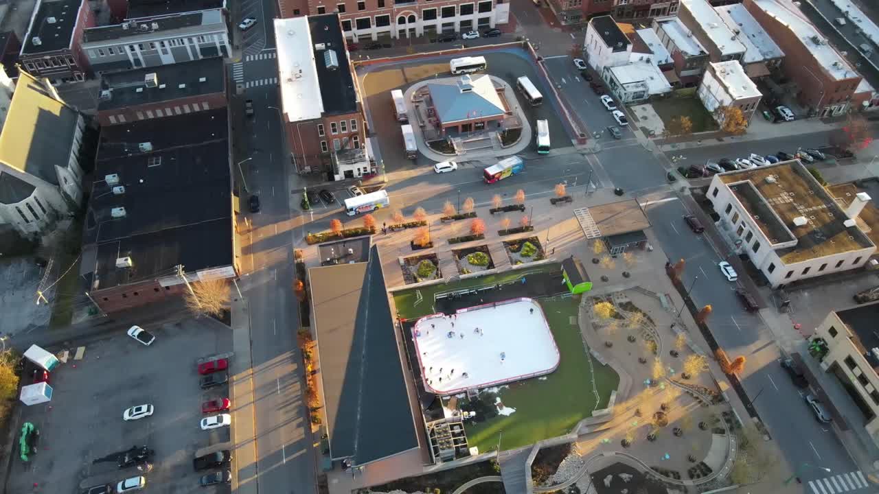 Downtown Commons Ice Rink With Buses Leaving Clarksville Transit Center ...