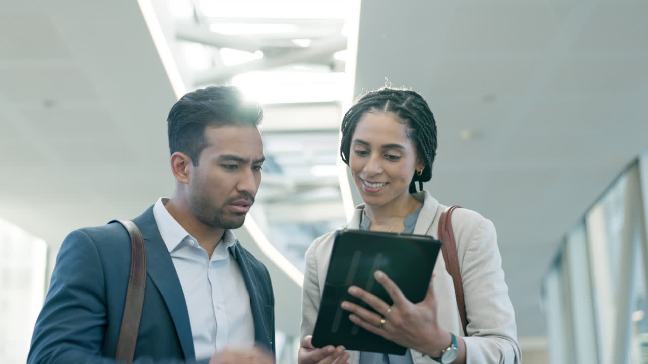 Premium stock video - Business team, tablet and discussion with online