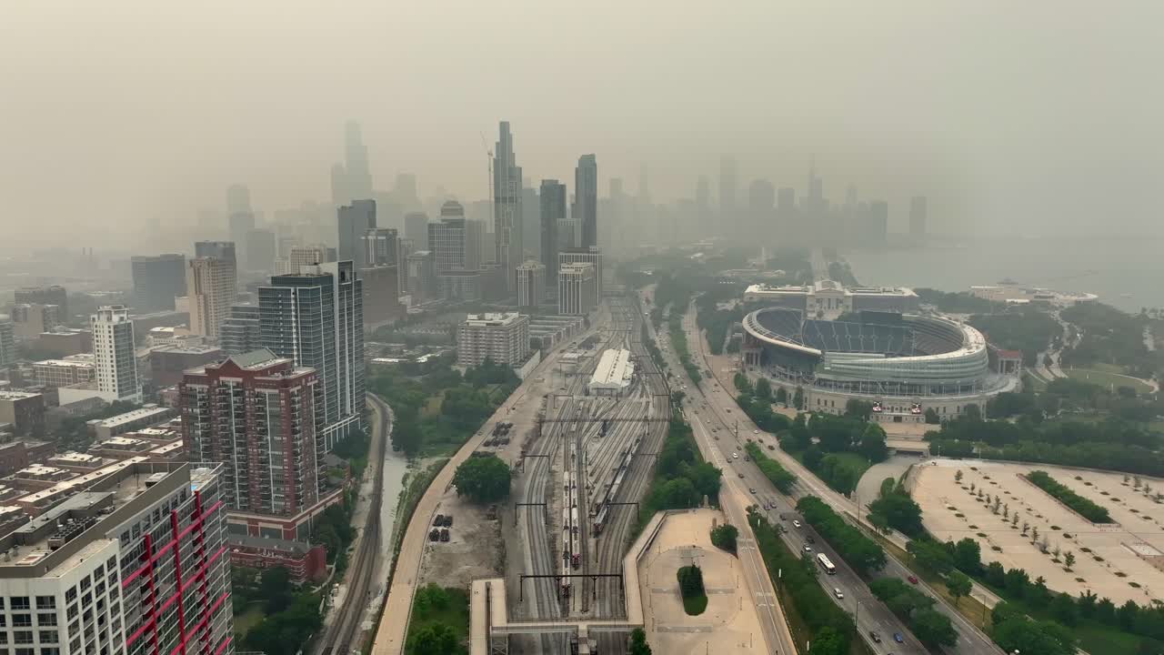 Yellow Smoke Over Chicago, Illinois Skyline From Canadian Forest Fires ...