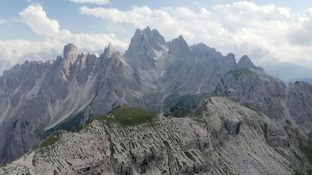 Epic Reveal Of An Amazing Mountain Range Up In The Clouds Free Stock ...