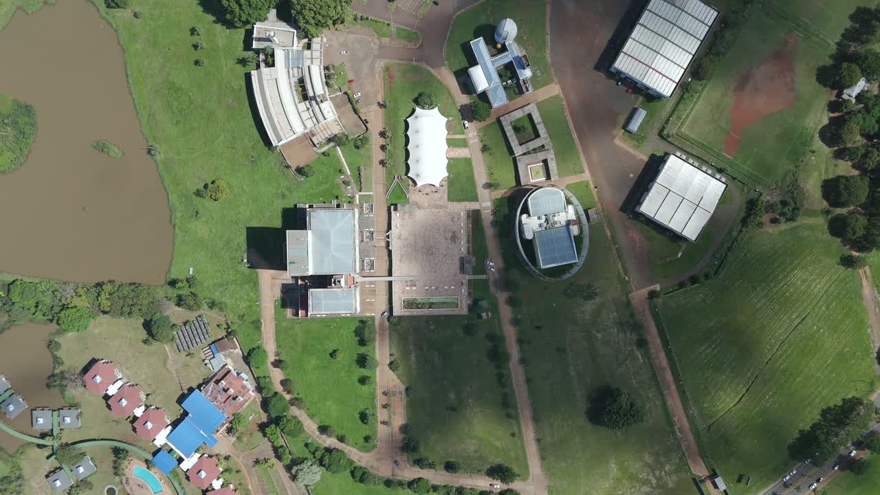 Top-down view of Parque del Conocimiento and Maitei Hotel in Posadas ...