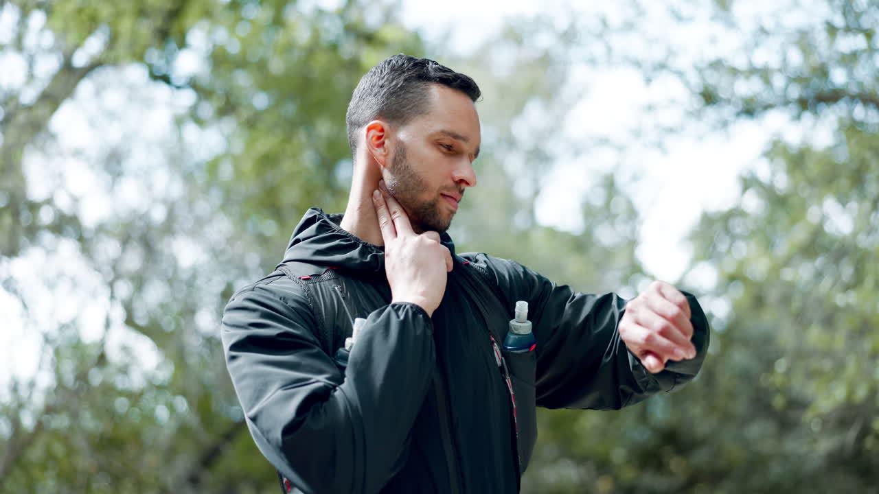 Premium stock video - Man checking pulse in neck
