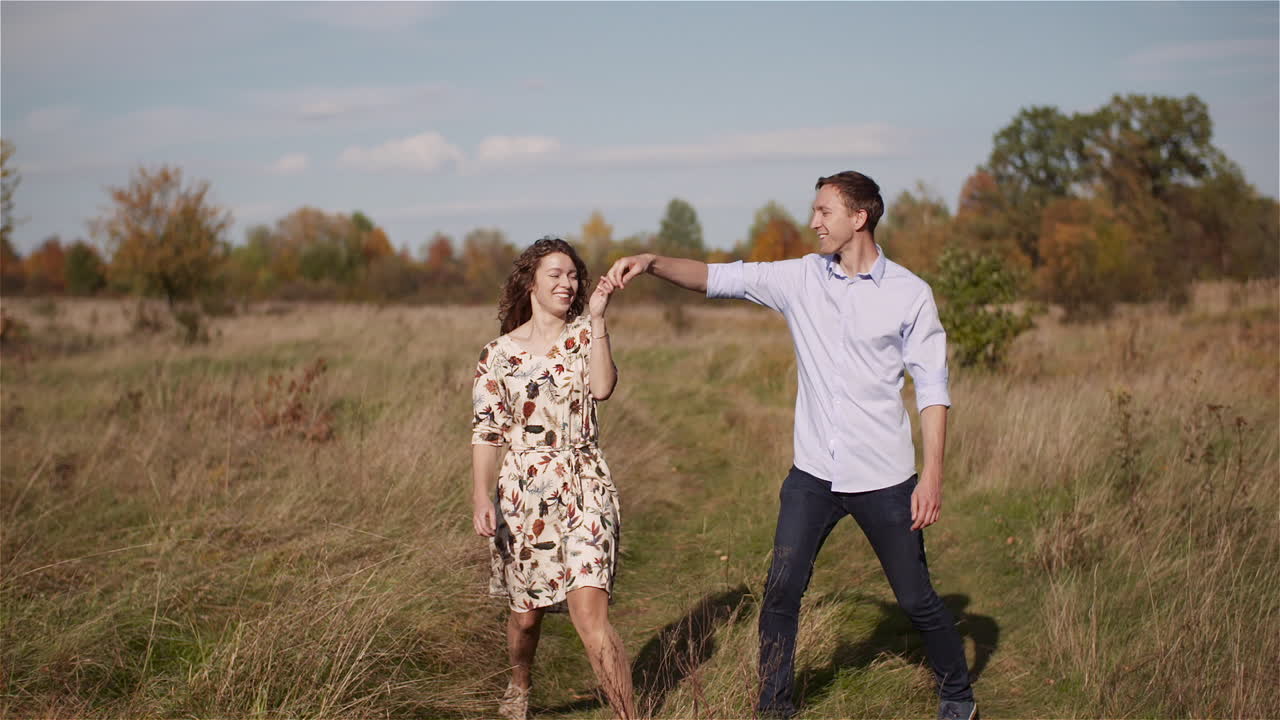 Free stock video - Man supporting woman 21