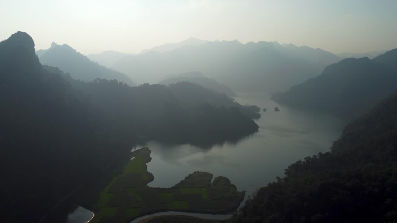 Amidst the mist of ba be, the sounds of nature take on surreal quality ...