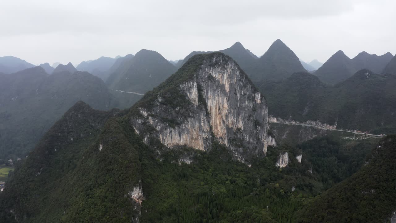 Amazing Karst Mountain Pinnacles, China Remote Wilderness, Getu Valley ...