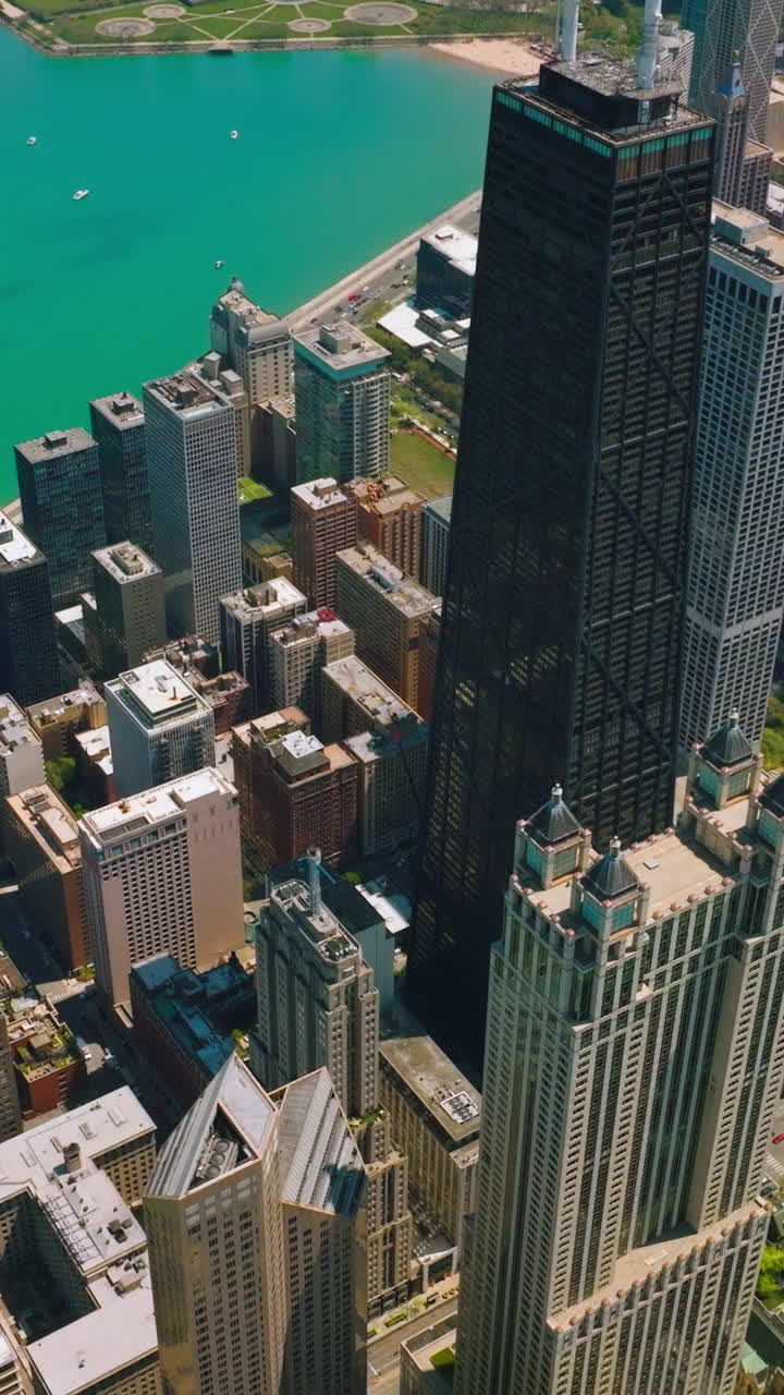 Turquoise waters of scenic Michigan Lake. Glorious skyscrapers built up ...