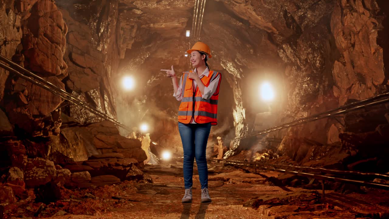 Full Body Of Asian Female Engineer With Safety Helmet Smiling And ...