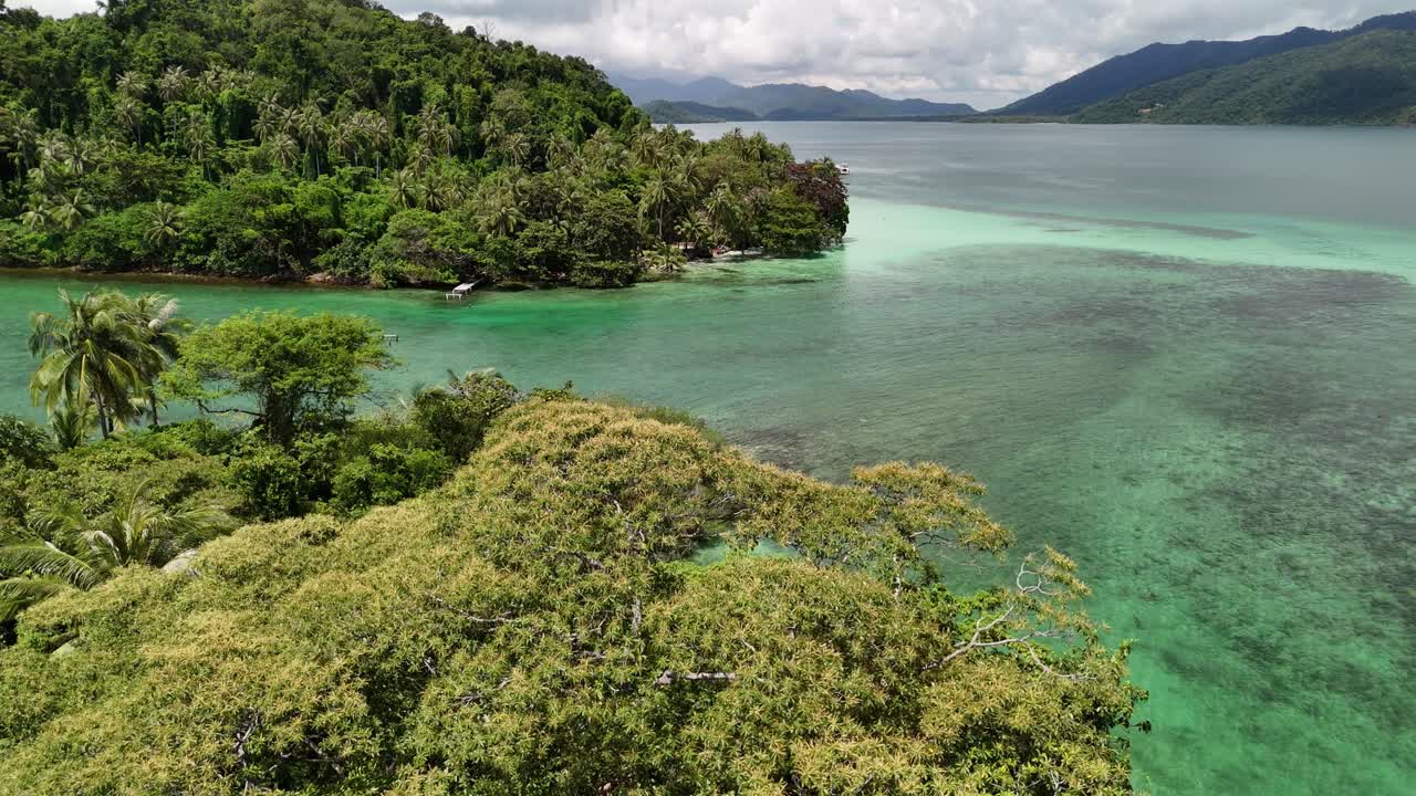 Drone footage of the serene Koh Laoya and Koh Wai in the Koh Chang ...